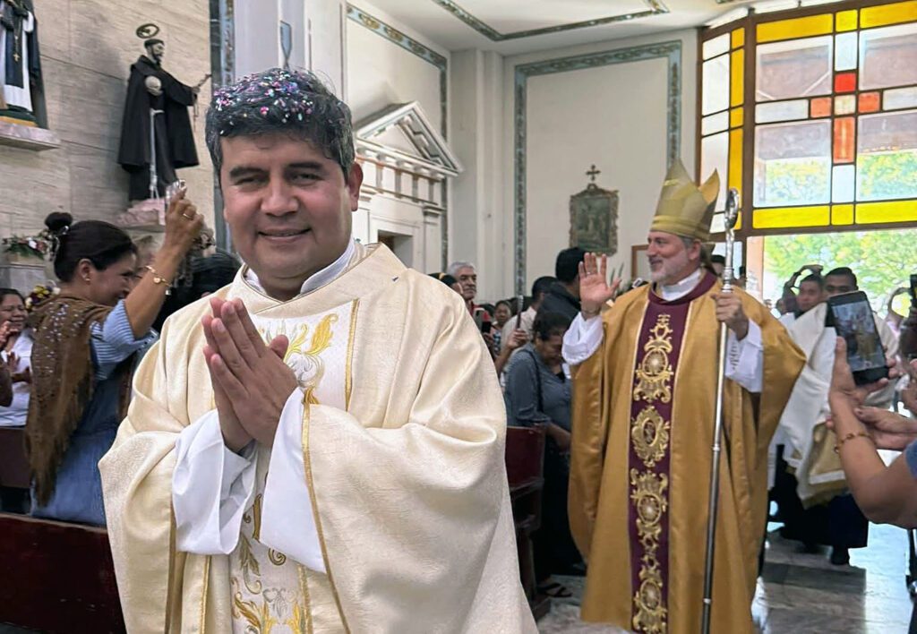 Obispo dio posesión al padre Sem como párroco de la Catedral de La Asunción